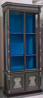 Display Cabinet - Dunedin Public Art Gallery