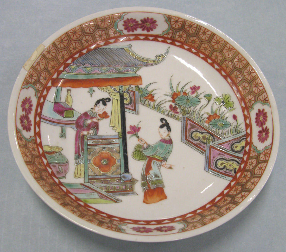 Chinese ceramic plate - Dunedin Public Art Gallery