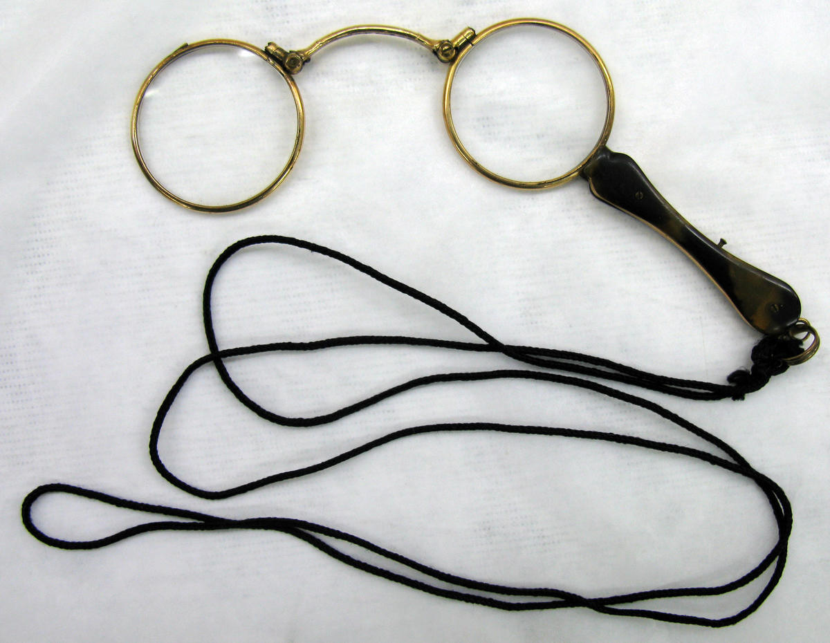 Lorgnette - Dunedin Public Art Gallery